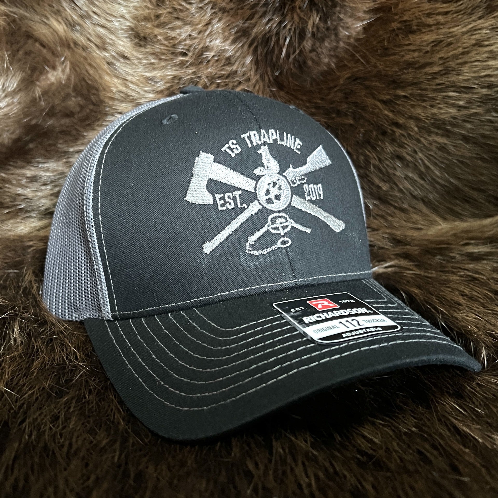 Richardson 112 w/ TS Ax & Rifle logo Black/Charcoal Mesh – TS Trapline